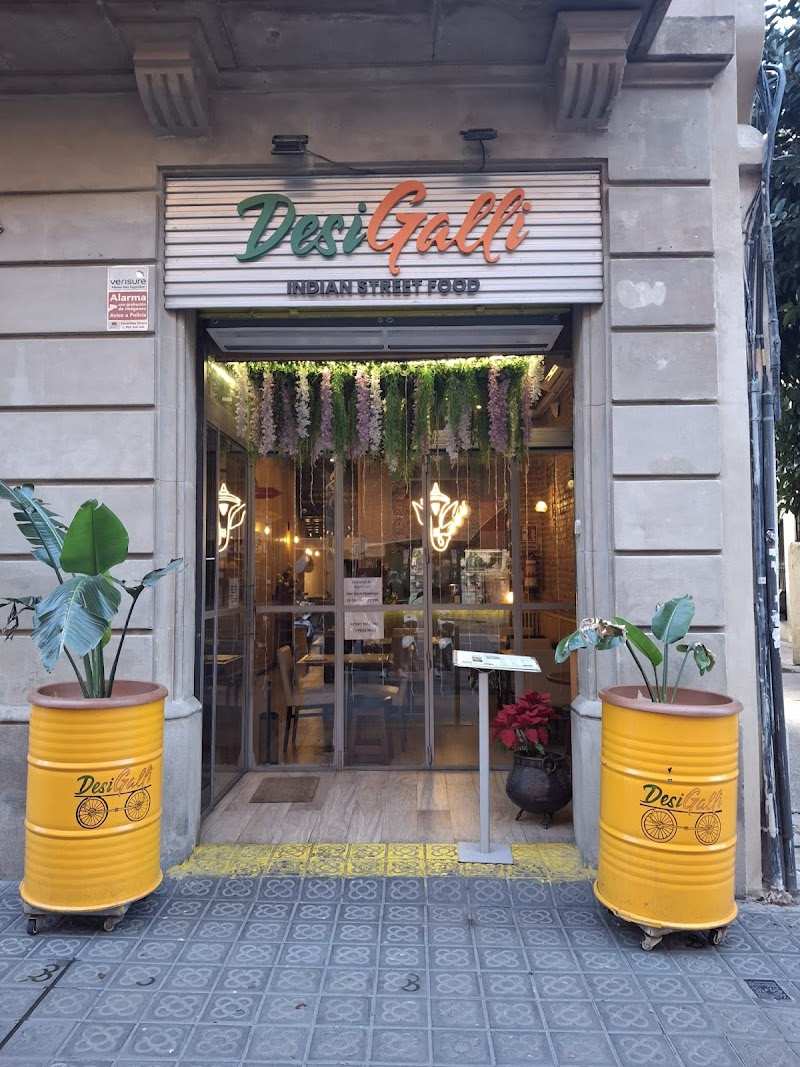 Barcelona Street Food: Top 10 Affordable Local Hotspots
